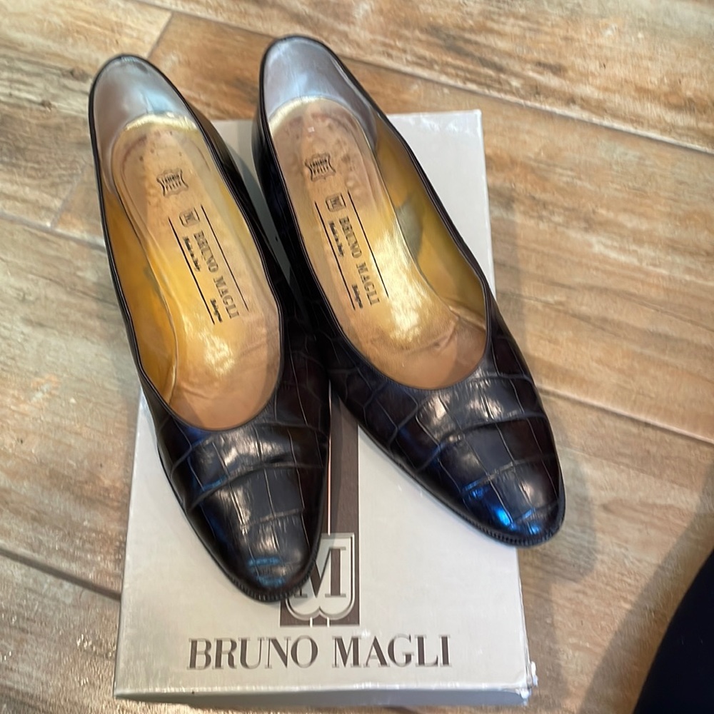 Vintage Bruno Magli Black Leather Pumps - Gem